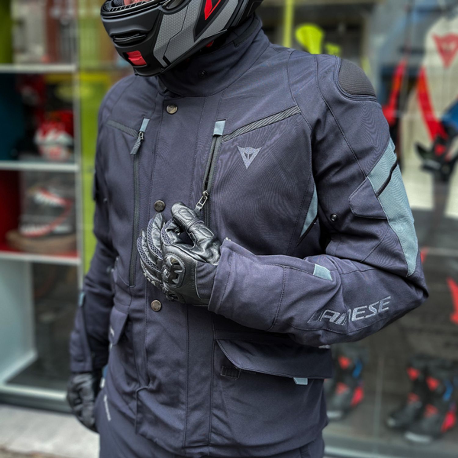 Jaqueta Dainese Carve Master 3 Gore-Tex Preta - WebRacing